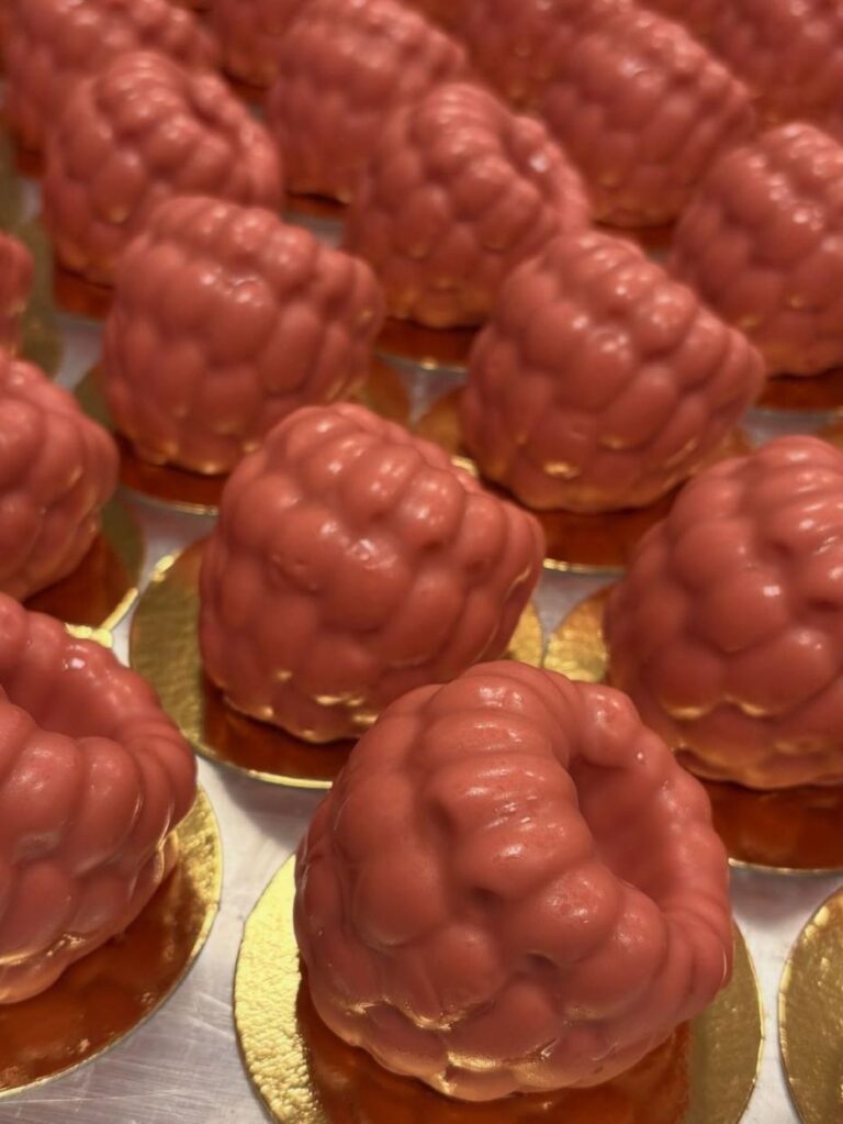 Hallon - Trompe l'oeil fruktbakelse - Chokladhuset